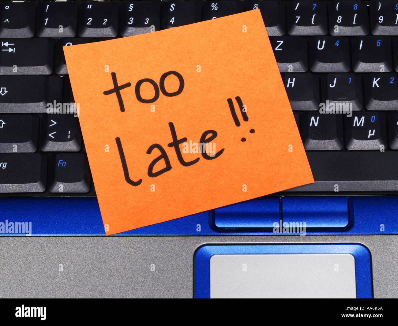 memo note on notebook too late Stock Photo - Alamy