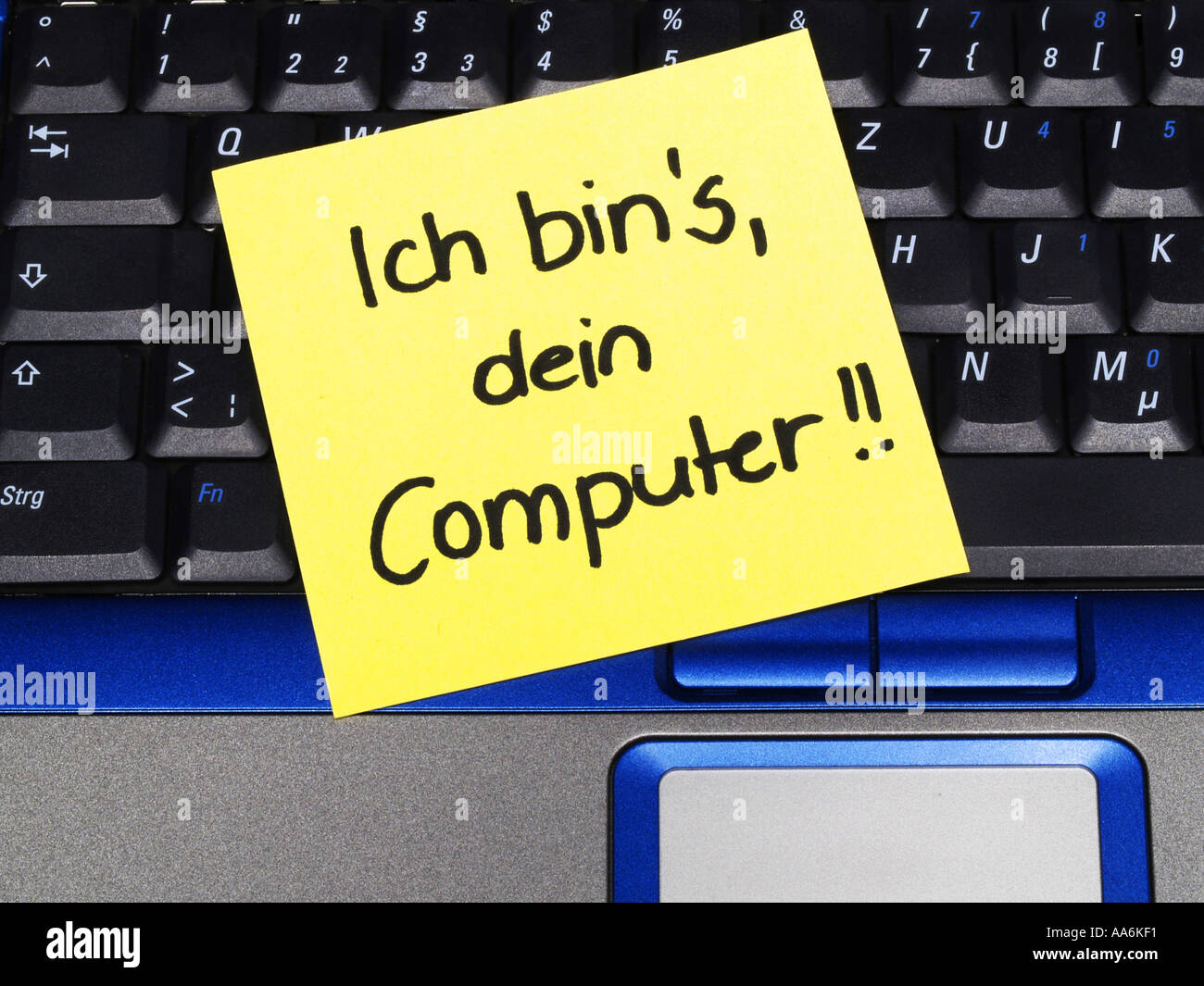 memo note on notebook, It´s me, your computer Stock Photo - Alamy