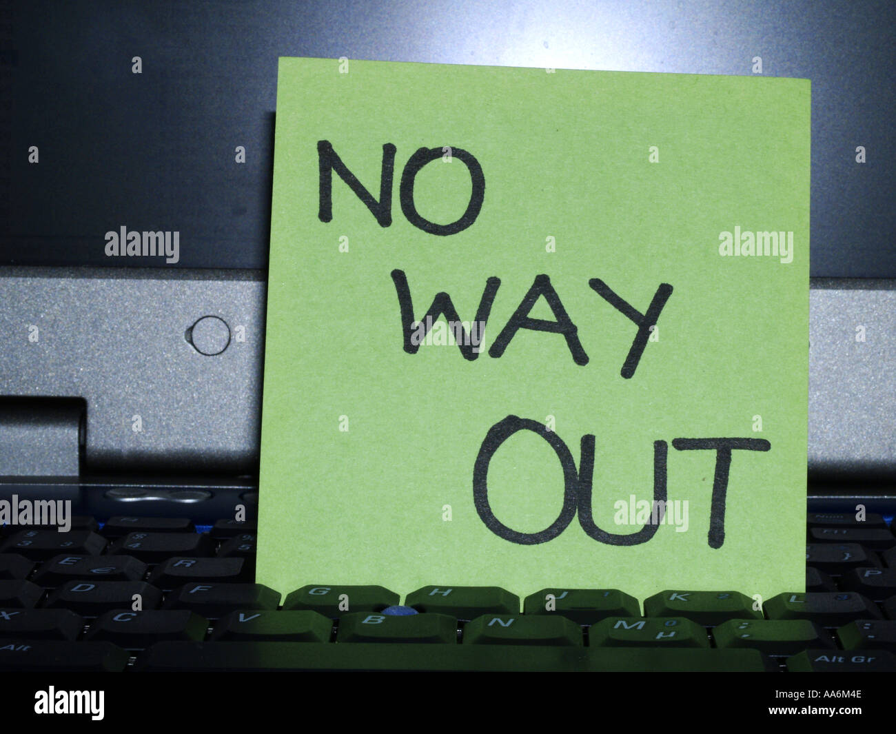 memo note on notebook, no way out Stock Photo - Alamy