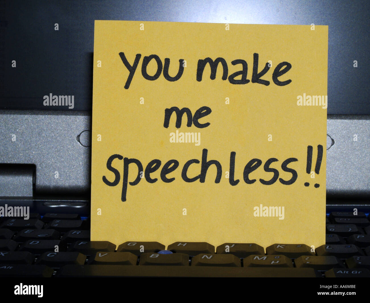 Memo note on notebook you make me speechless hi-res stock photography ...