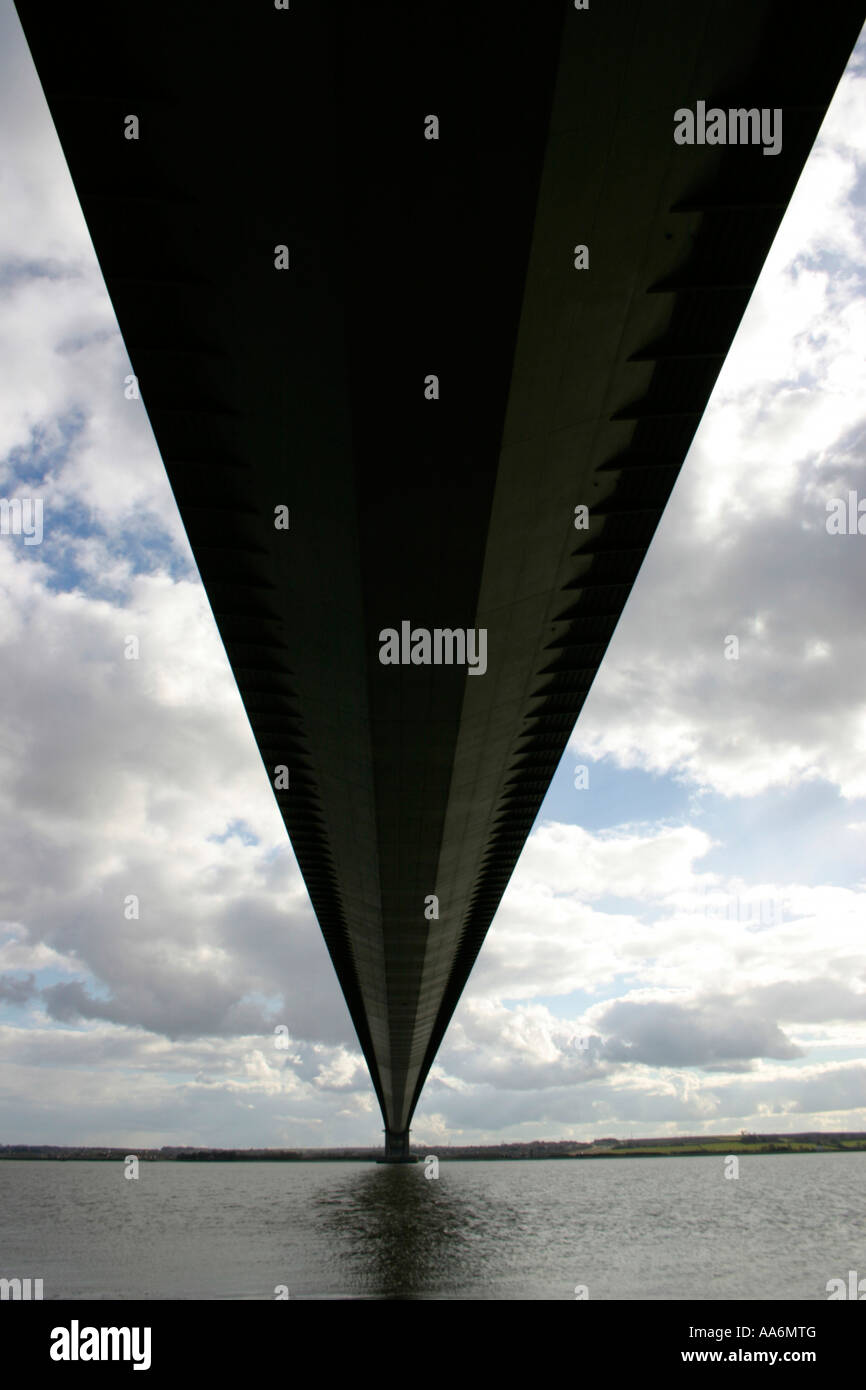 humber suspension bridge carrying the A15 trunk road connecting the ...
