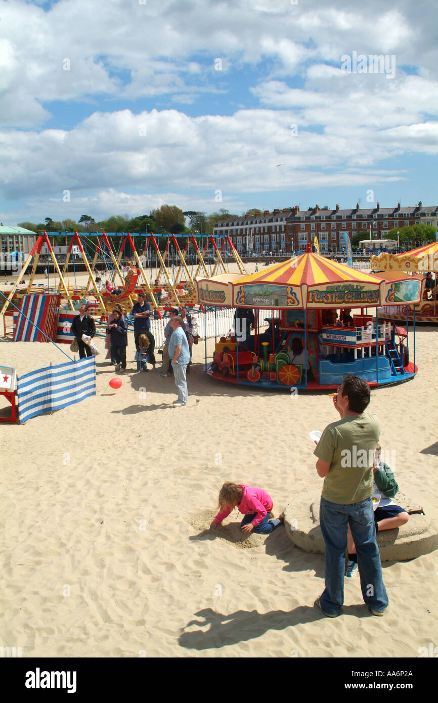 Amusement rides on weymouth beach hi-res stock photography and images ...
