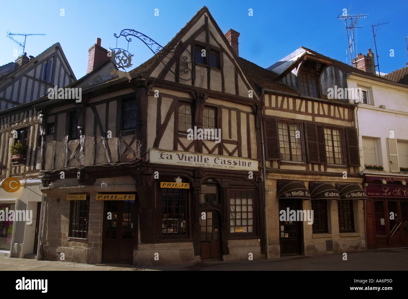 FRANCE - OLD STREET IN COMPIEGNE Stock Photo - Alamy