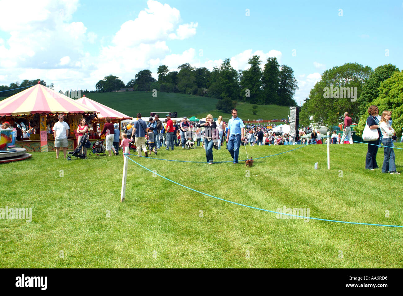 Large flea market booth hi-res stock photography and images - Alamy