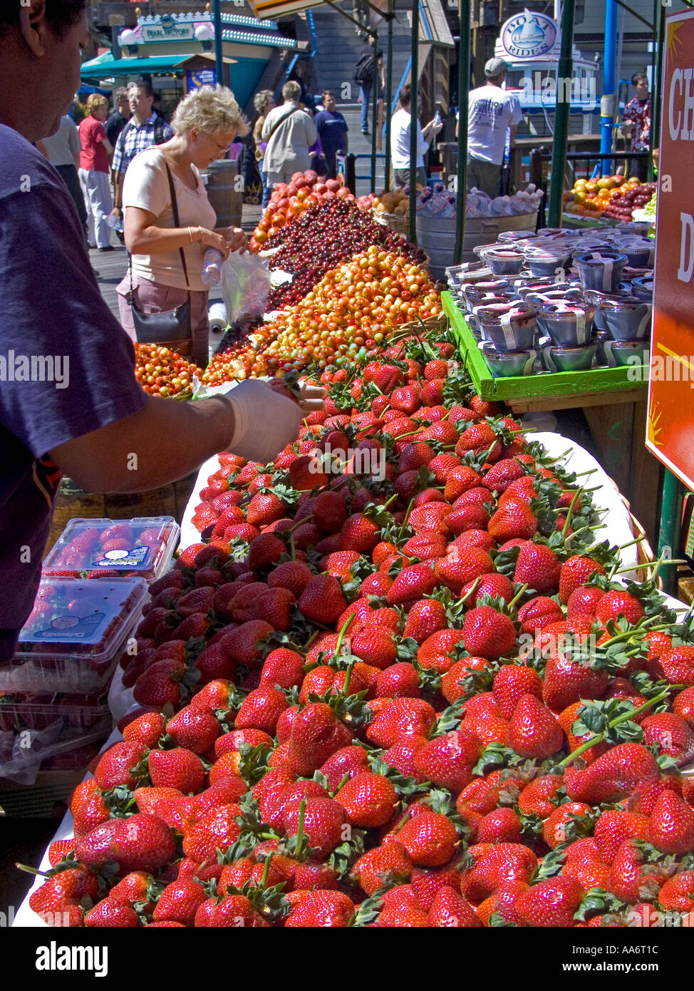 Fisherman’s wharf fruit market hi-res stock photography and images - Alamy