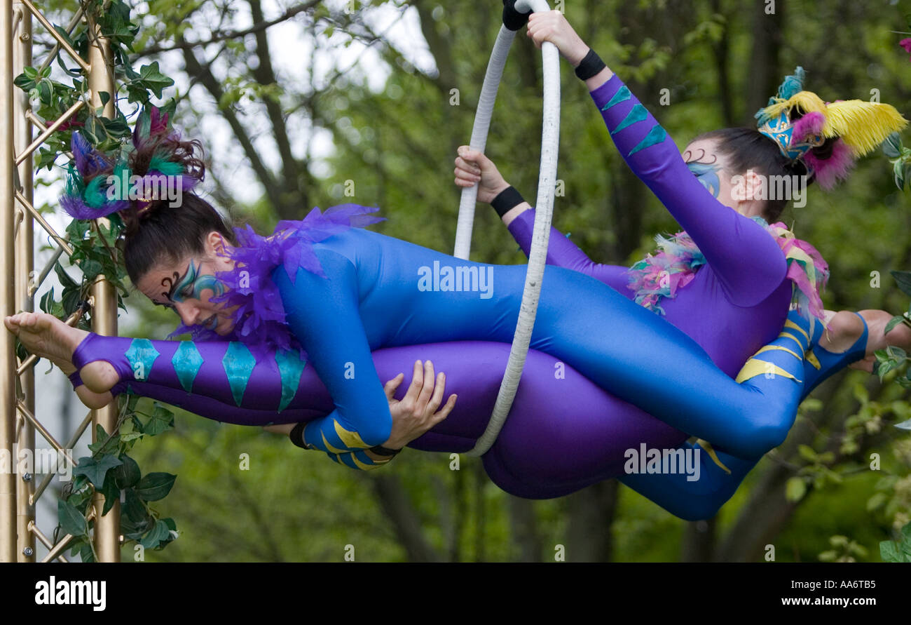 Female Acrobats Stock Photos & Female Acrobats Stock Images - Alamy