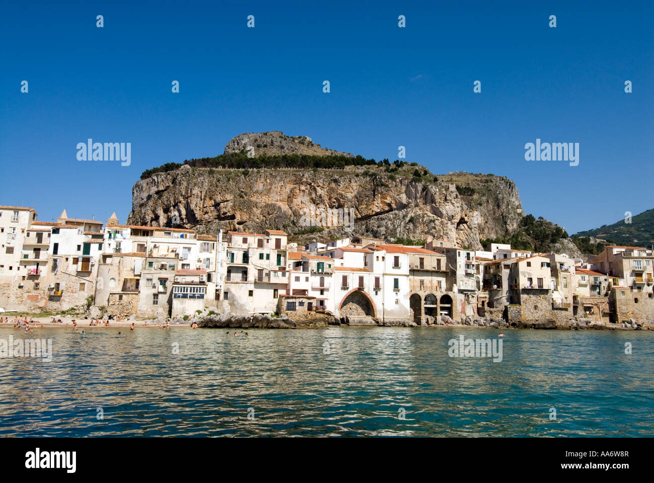 La rocca hill cefalu hi-res stock photography and images - Alamy