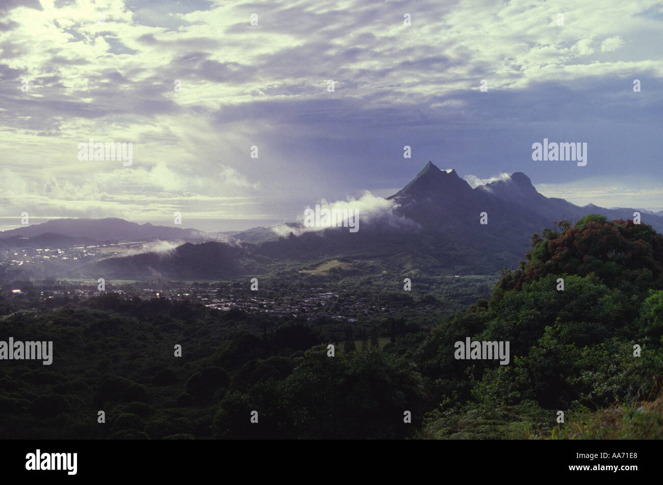 Olomana hi-res stock photography and images - Alamy