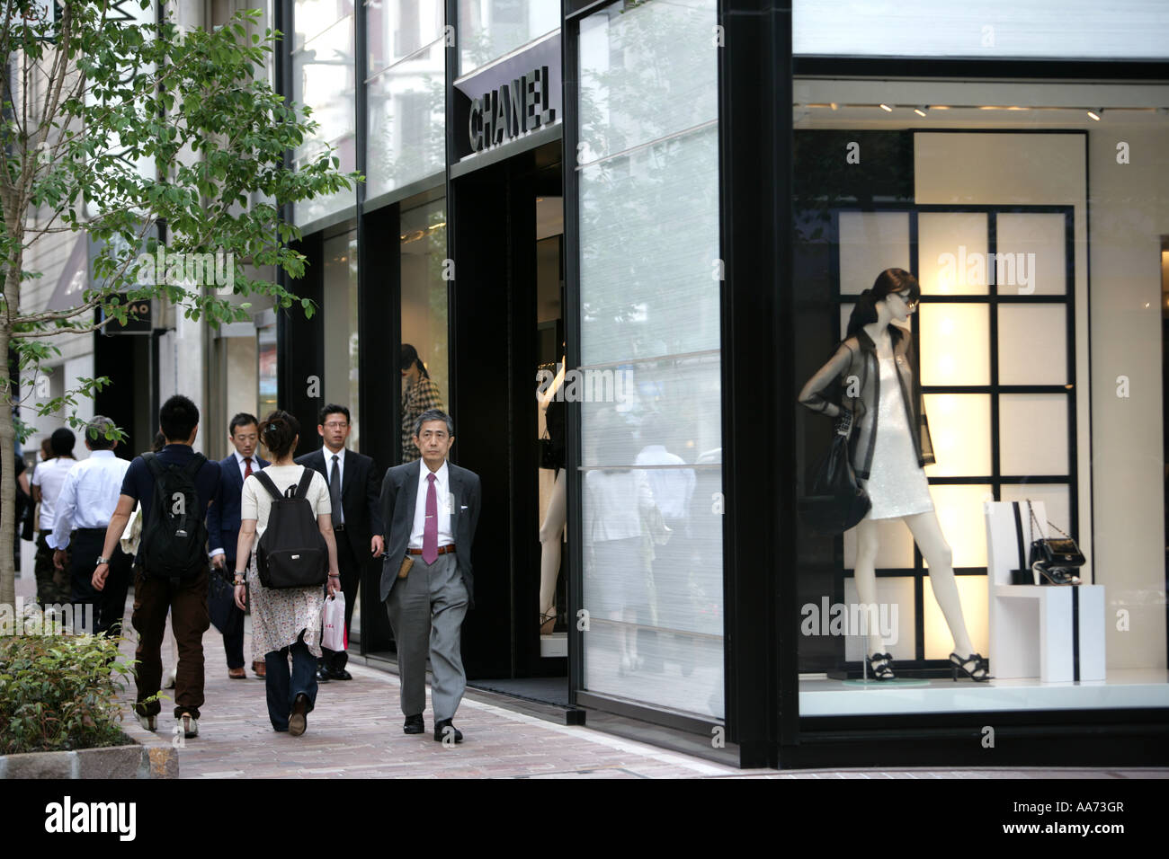 JPN Japan Tokyo Ginza elegant shopping and entertainments district ...