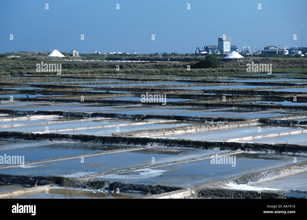 Portugal salt saltworks Stock Photo - Alamy