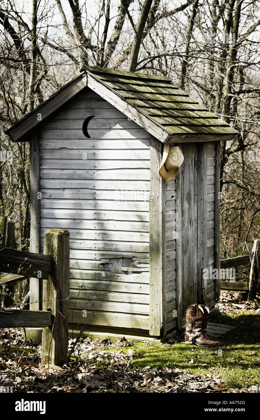 Old Fashioned Outdoor Toilet Stock Photos & Old Fashioned Outdoor ...