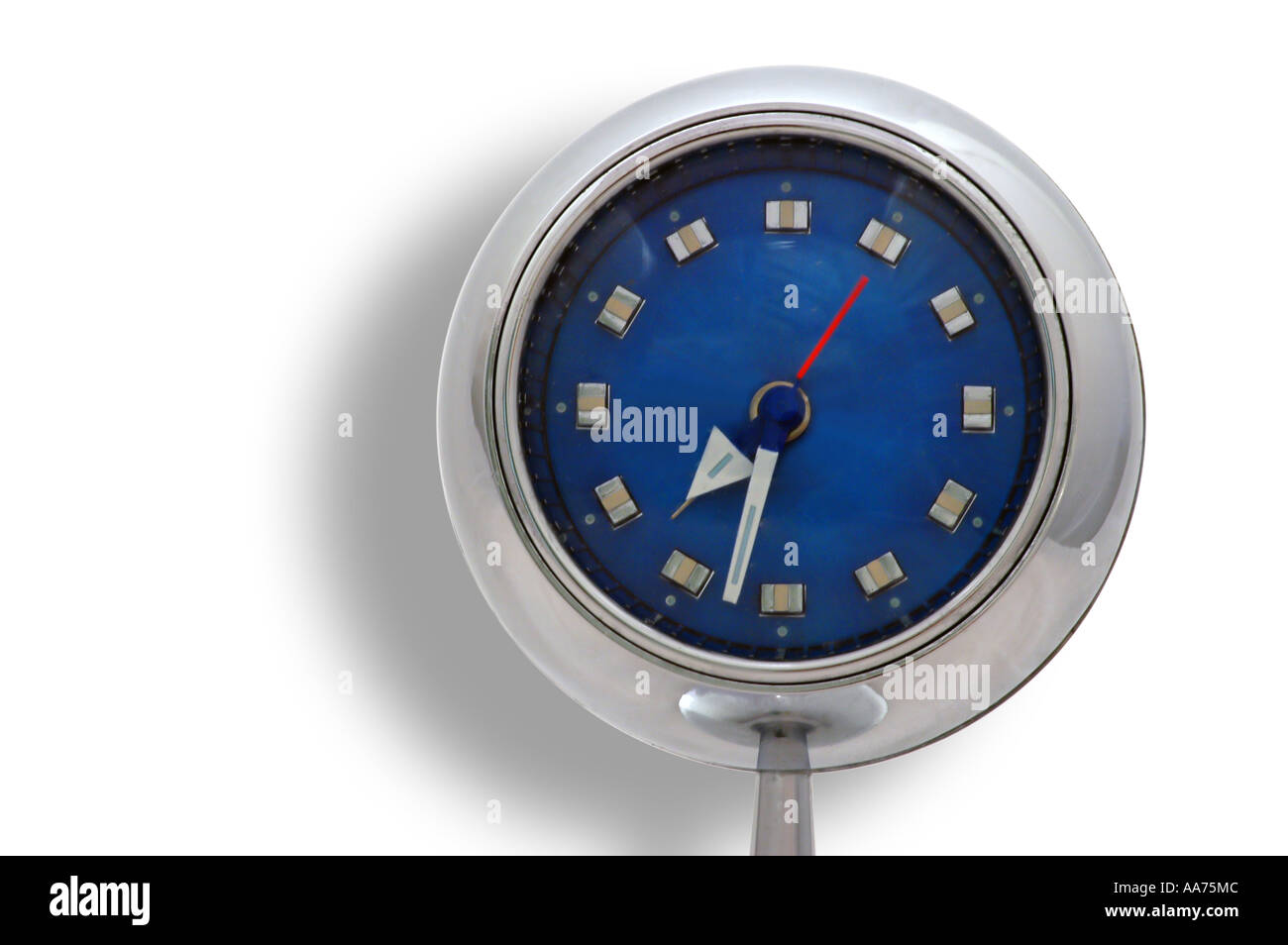 Retro clock hi-res stock photography and images - Alamy