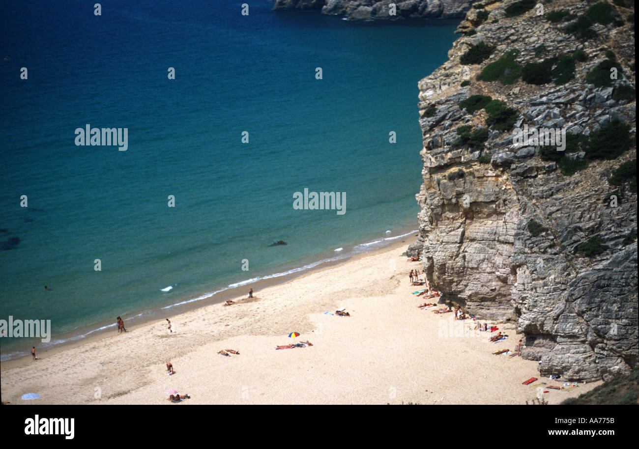 Portugal Algarve beach rocks bai Stock Photo - Alamy