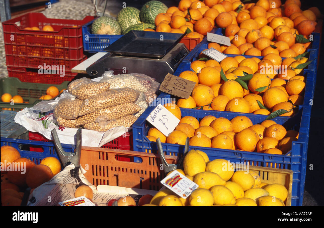 market stall with fruits Stock Photo - Alamy