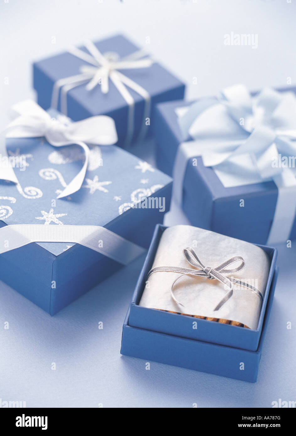 Color present hi-res stock photography and images - Alamy