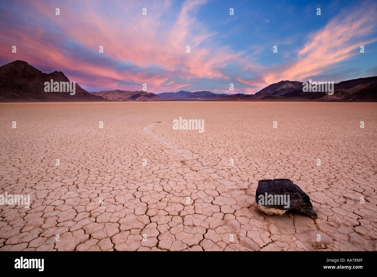 Racetrack playa Death Valley national park Stock Photo - Alamy