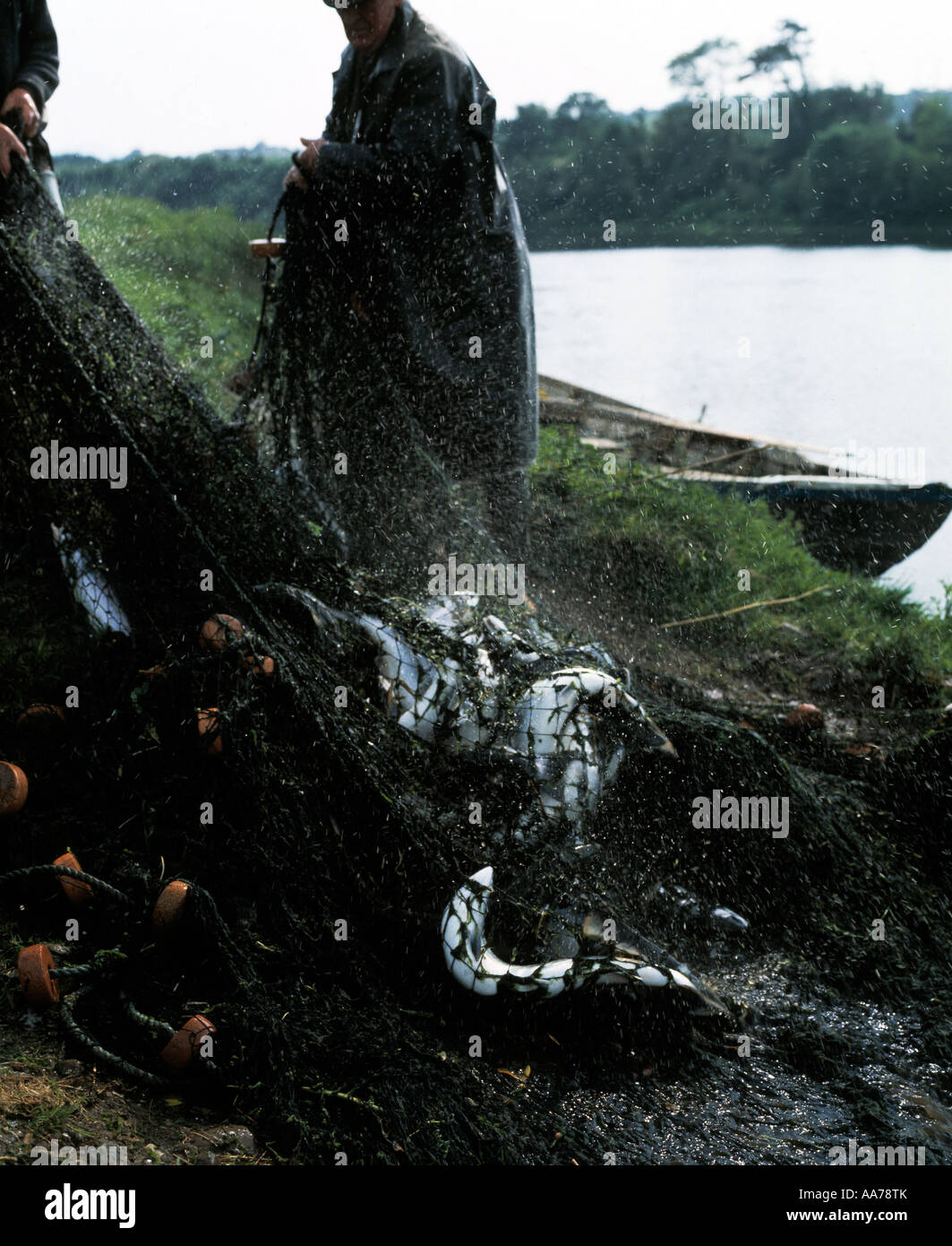 Tidal fish traps hi-res stock photography and images - Alamy
