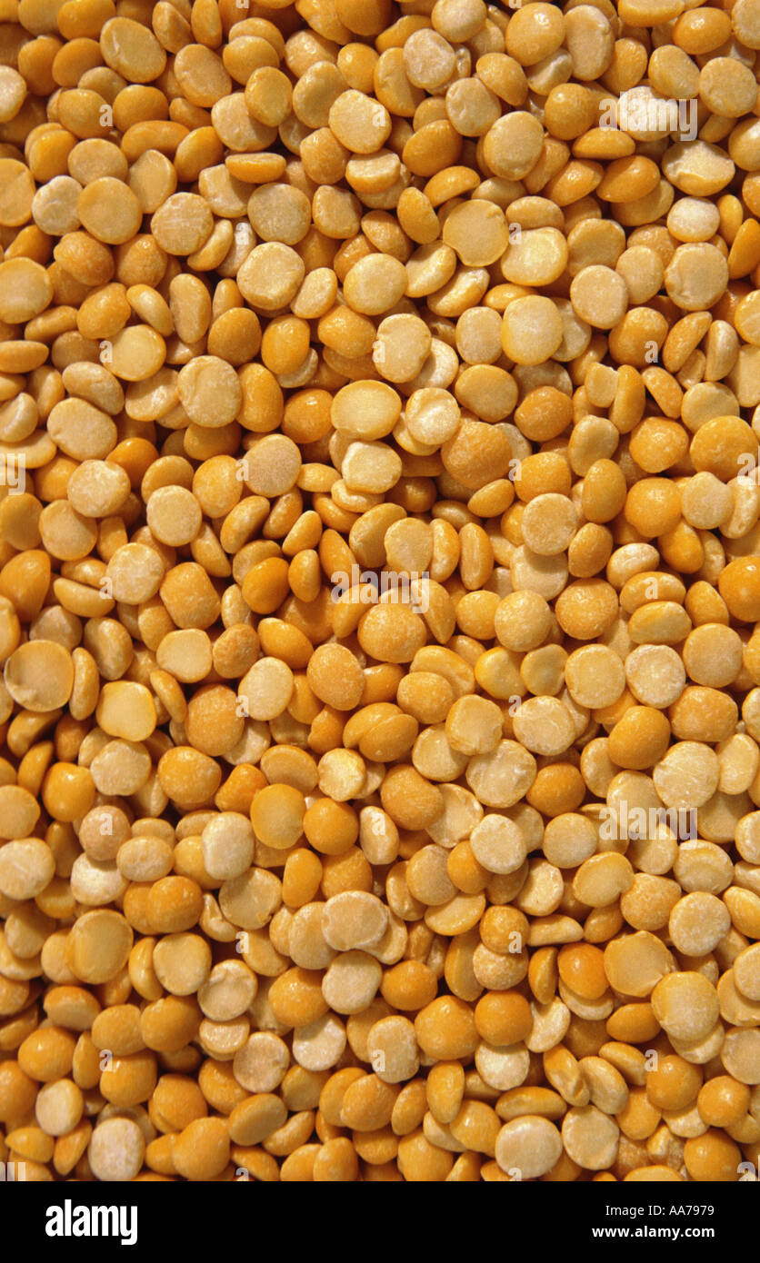 yellow peas pea dry dried Stock Photo - Alamy