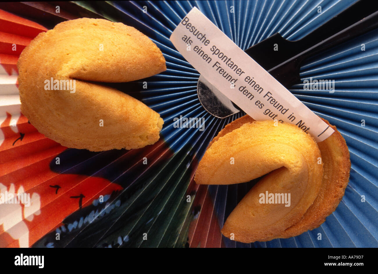 Fortune cakes hi-res stock photography and images - Alamy