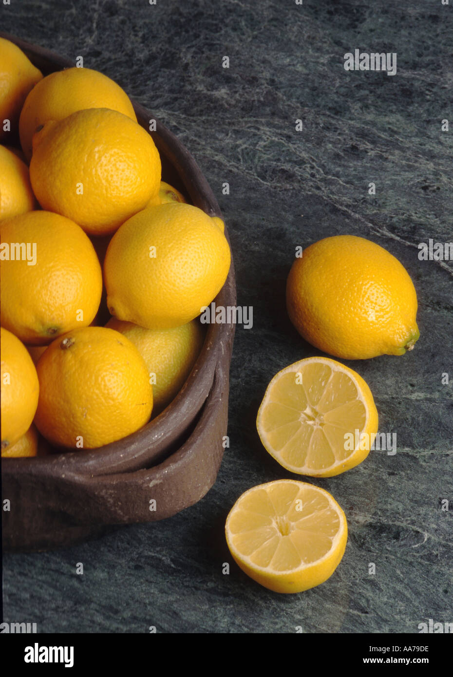 Zitrone hi-res stock photography and images - Alamy