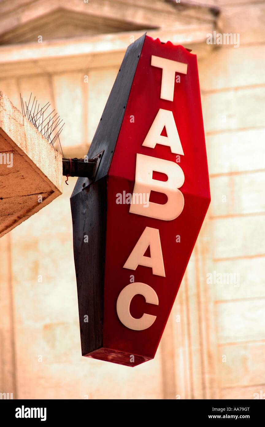 Cigarettes tabac hi-res stock photography and images - Alamy
