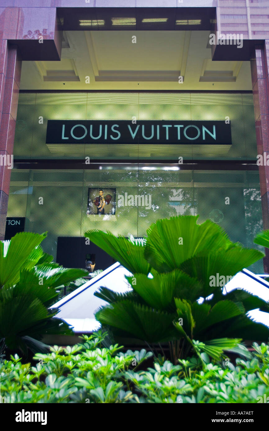 Louis vuitton signs hi-res stock photography and images - Alamy