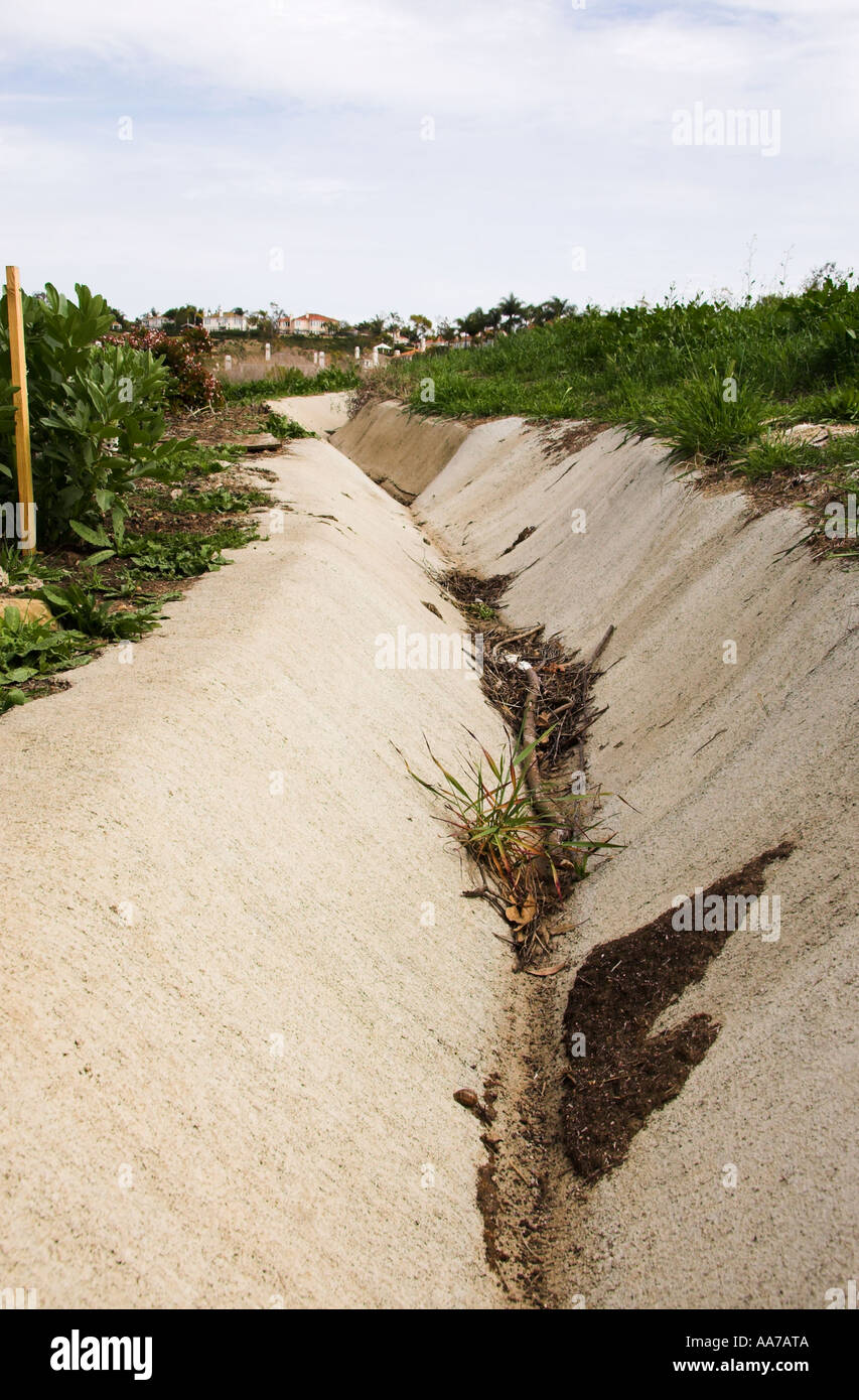 Dry water conduit hi-res stock photography and images - Alamy