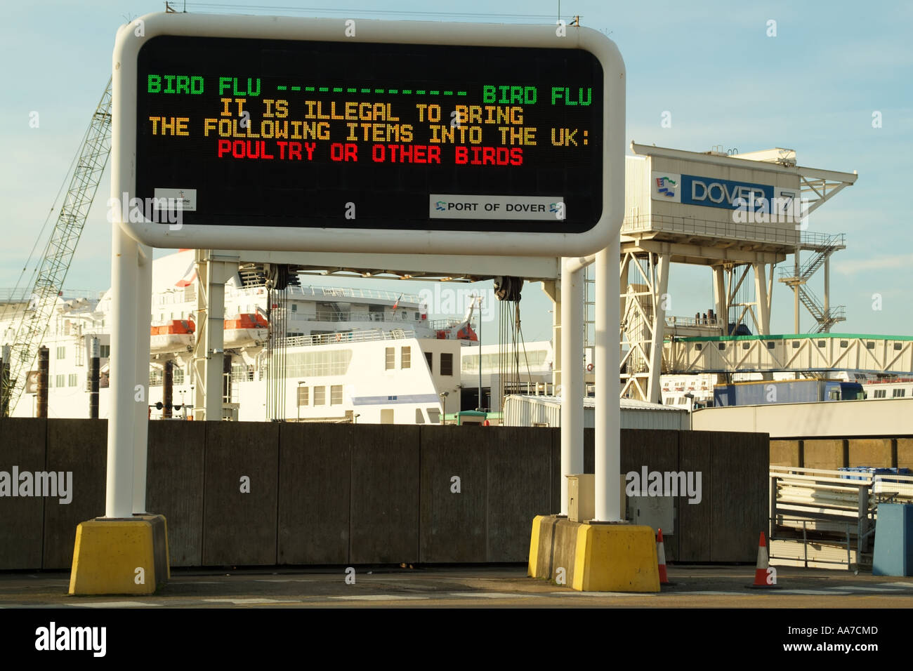 Port of dover and sign hi-res stock photography and images - Alamy