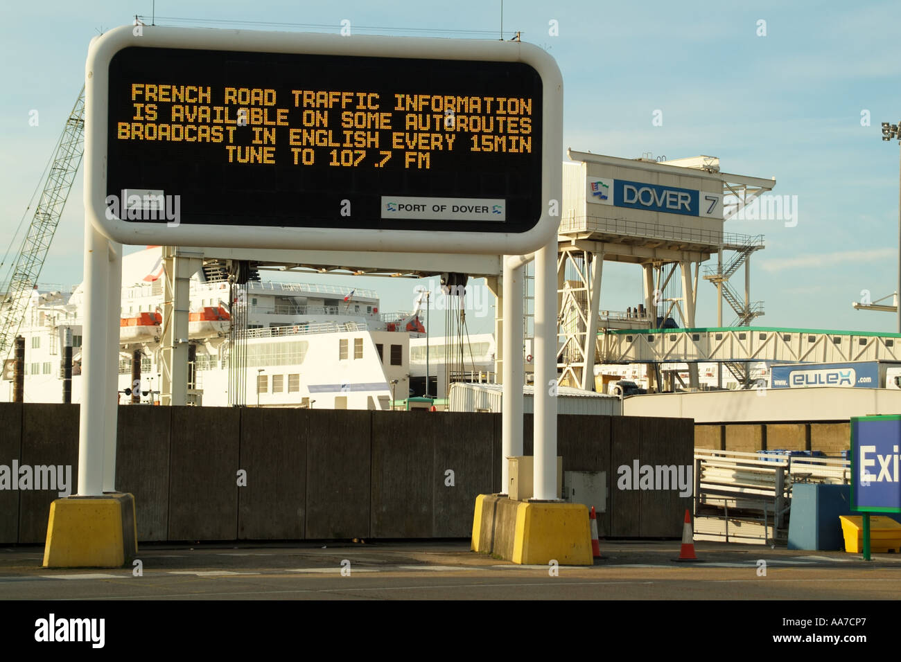 Road and highway traffic information display. Dover kent southern ...