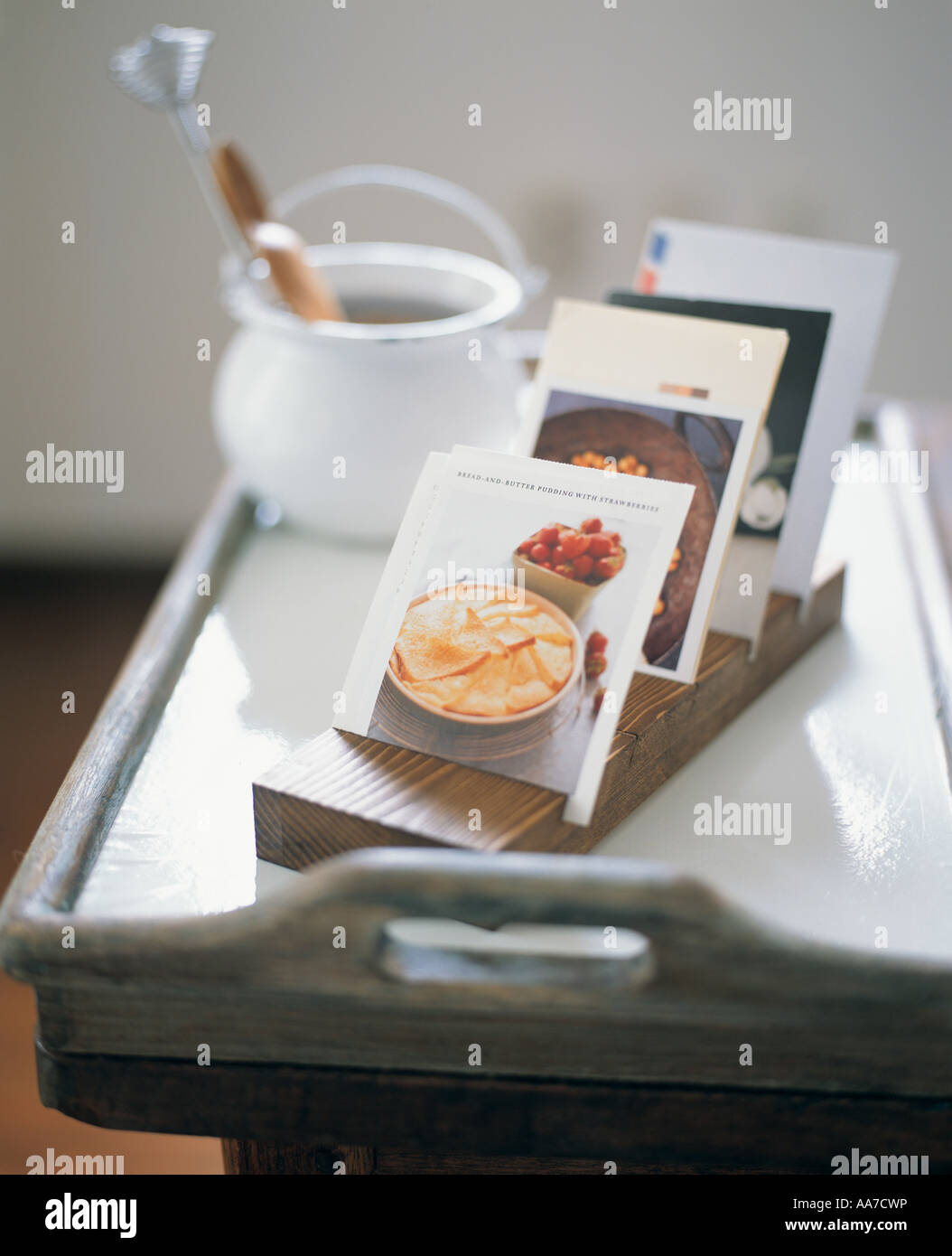 Cards on a stand hi-res stock photography and images - Alamy