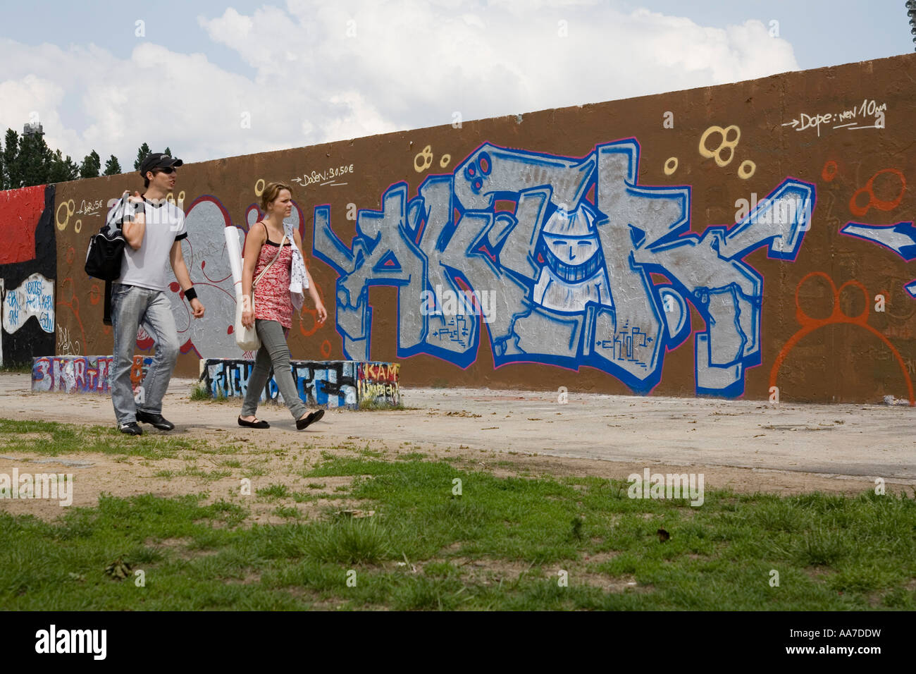 Mauerpark park of the Berlin wall Stock Photo - Alamy