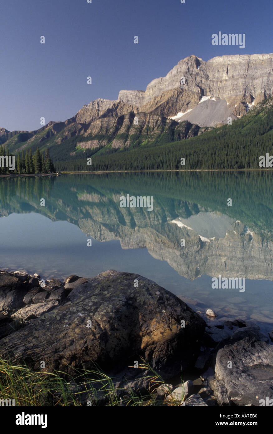 Outdoor scenery in banff national park hi-res stock photography and ...