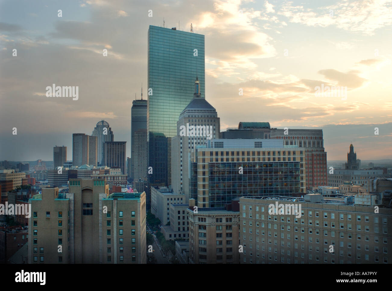 Sunset on boston skyline hi-res stock photography and images - Alamy