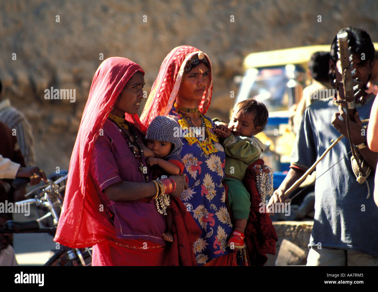 Indian Tribal female hawkers selling their wares, Jaisalmer Fort ...