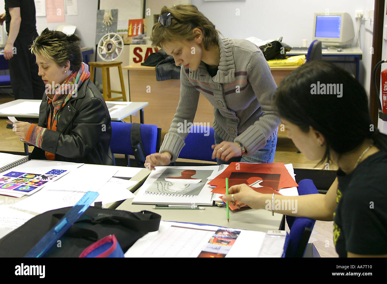Mature female students in art class at adult FE education centre Stock ...