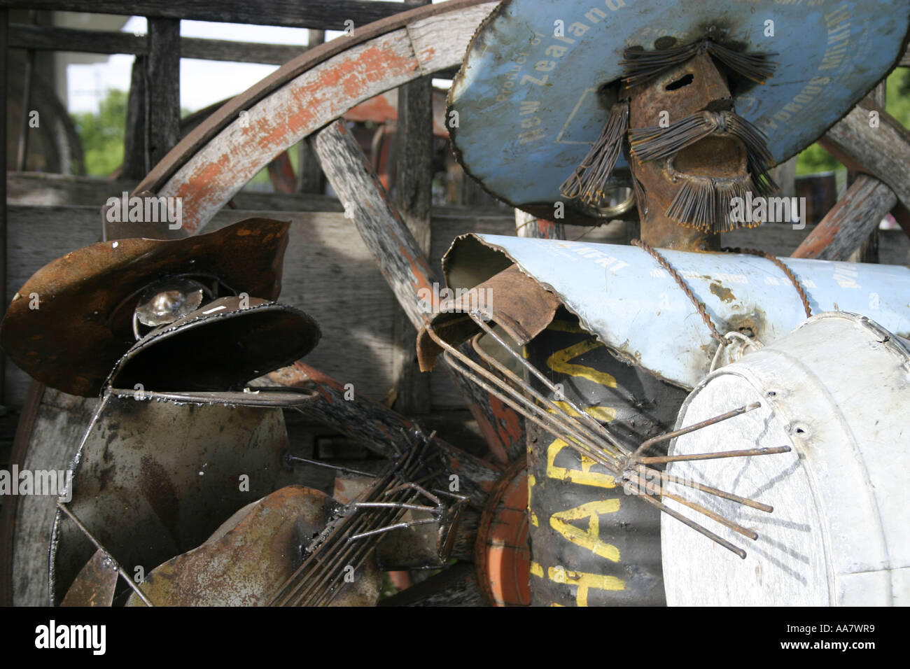 Texas/Mexican Metal Art - Mariachi men and Frogs made from Scrap Metal ...