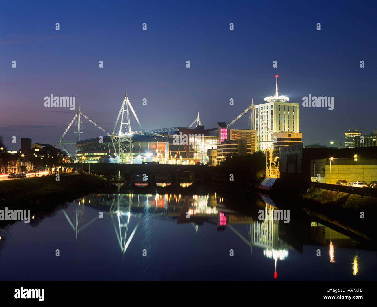 Cardiff millennium stadium night hi-res stock photography and images ...