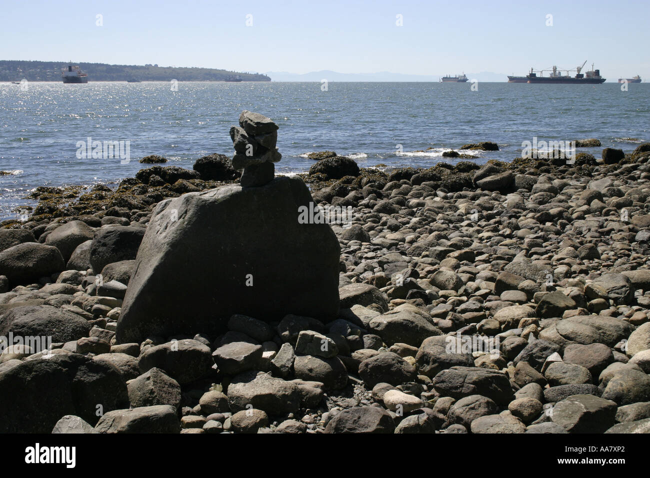 Barges rock hi-res stock photography and images - Alamy