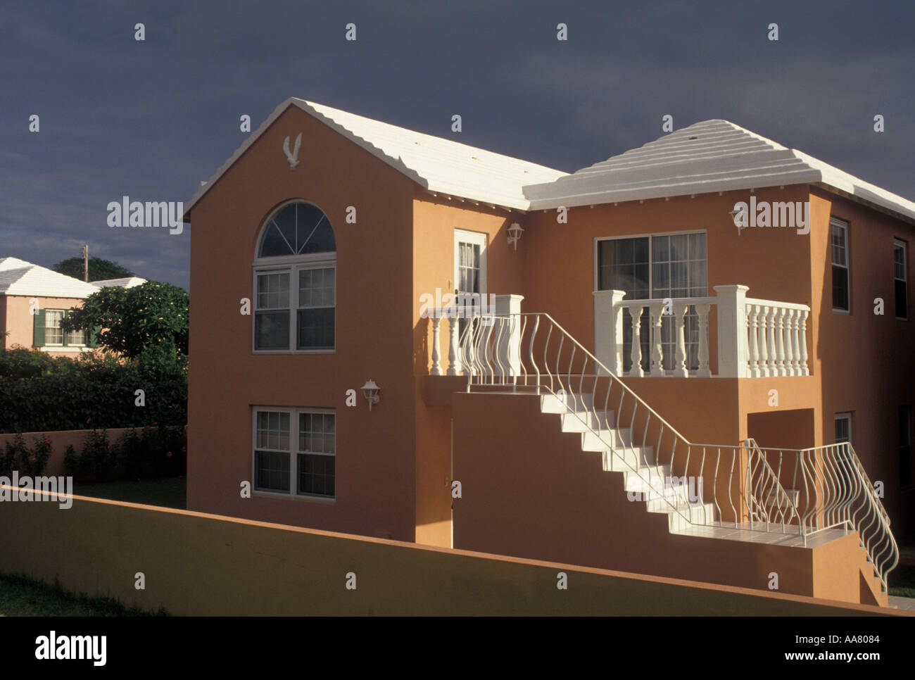Pink bermuda building hi-res stock photography and images - Alamy