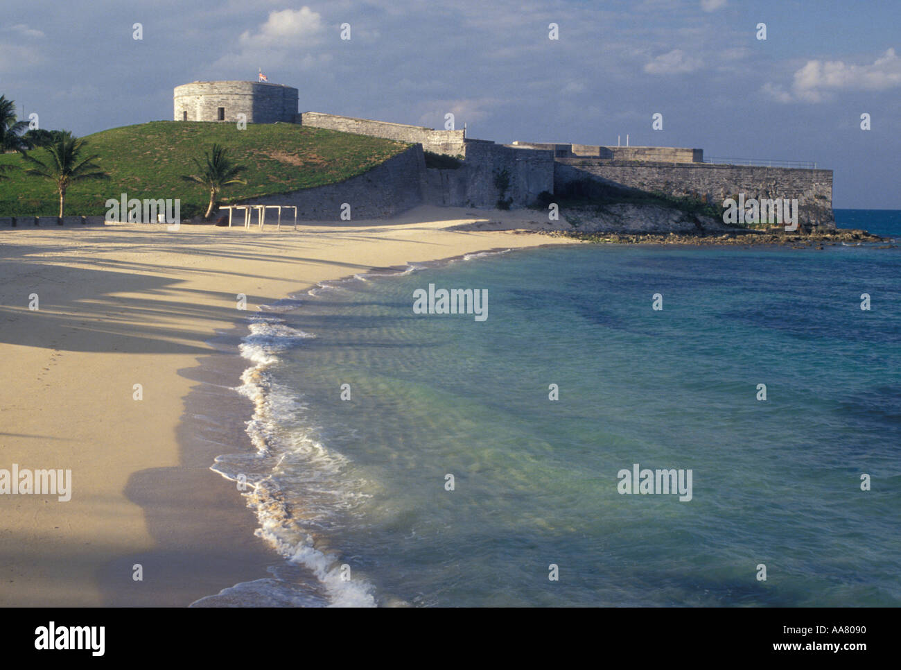 Bermuda beach at fort st catherine hi-res stock photography and images ...