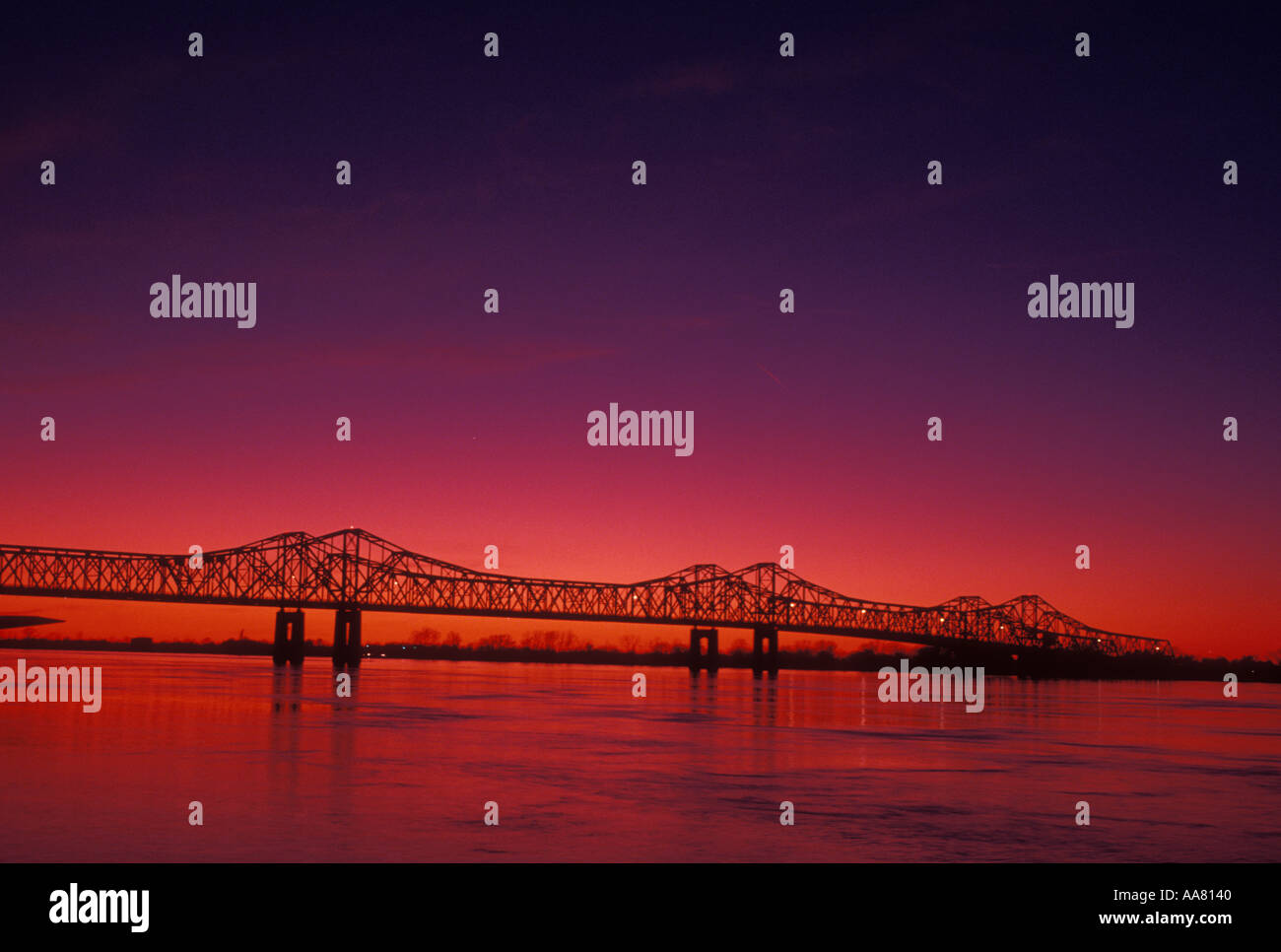 Spanning the mississippi river hi-res stock photography and images - Alamy