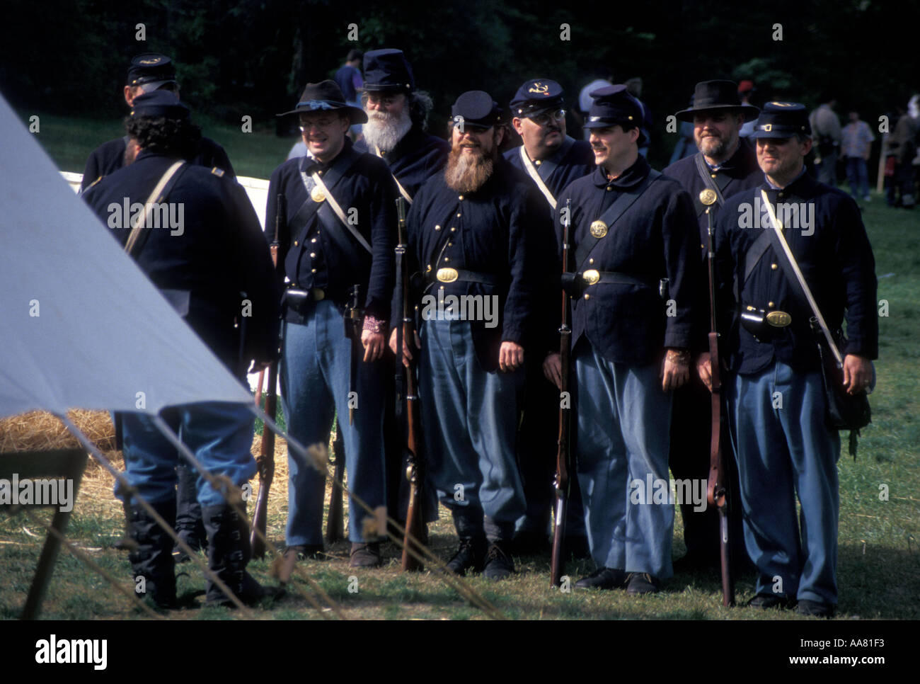 Confederate army uniforms hi-res stock photography and images - Alamy