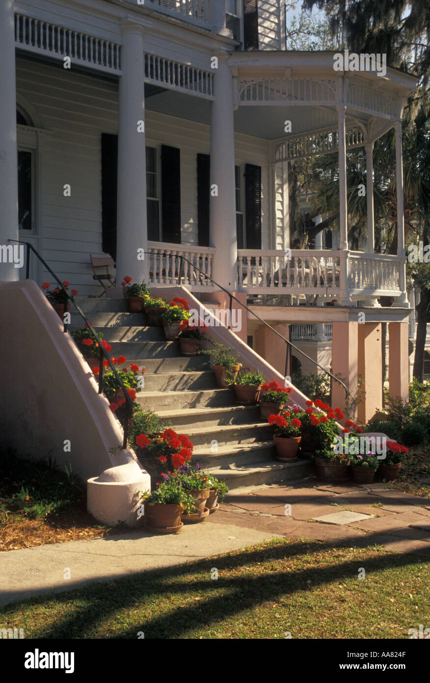 South carolina state house steps hi-res stock photography and images ...
