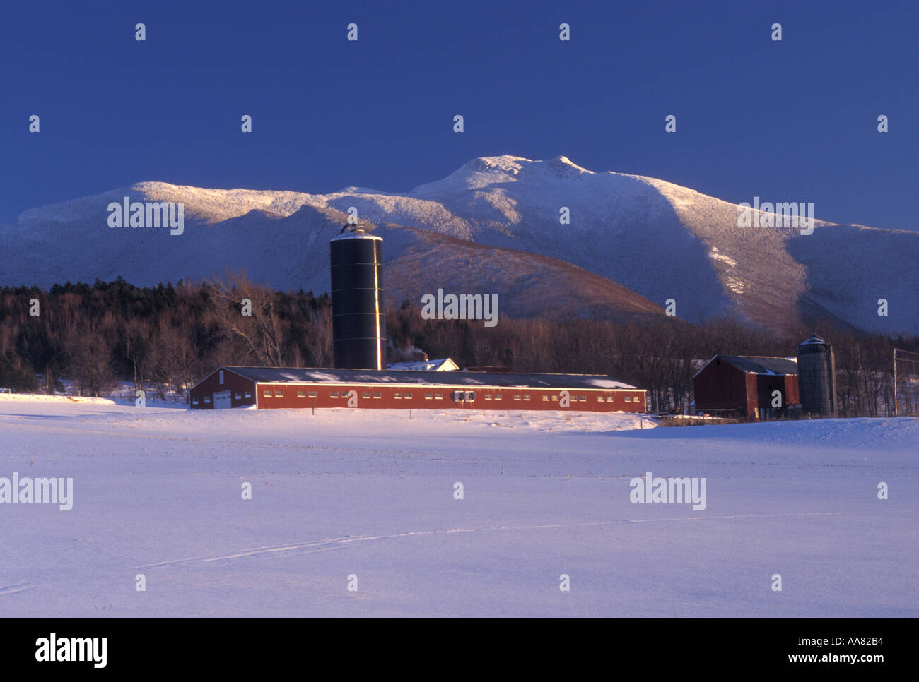 Mt mansfield vermont hi-res stock photography and images - Alamy
