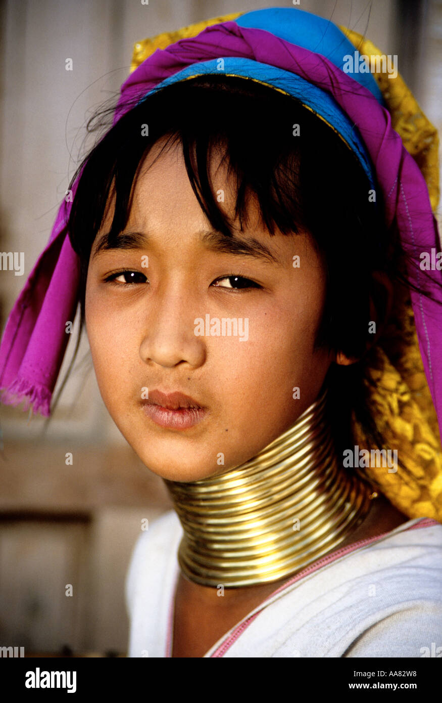 Paduang (giraffe ladies) girl at Inle Lake's Kaung Dine Stock Photo - Alamy