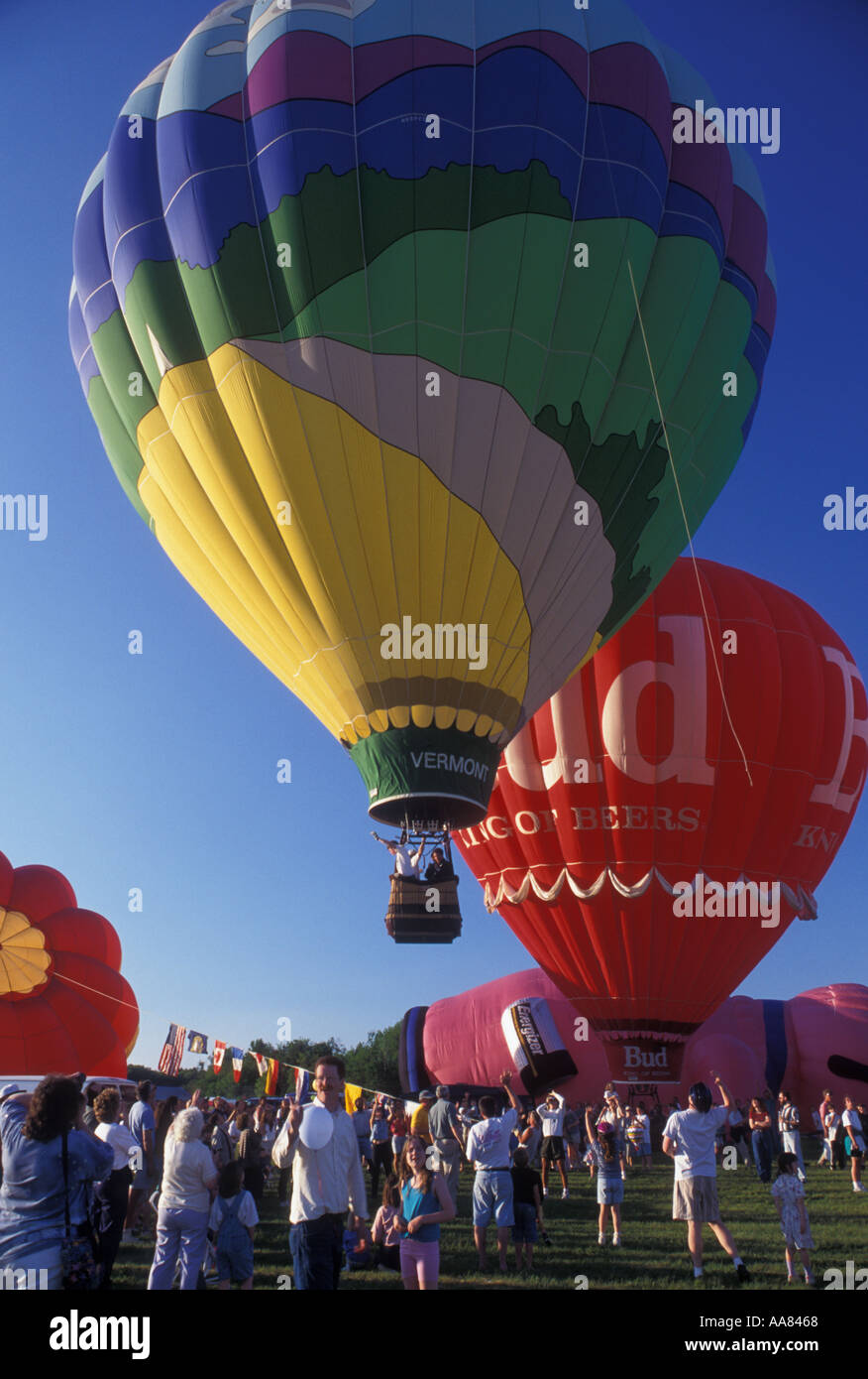 Hot air balloon lake vermont hi-res stock photography and images - Alamy