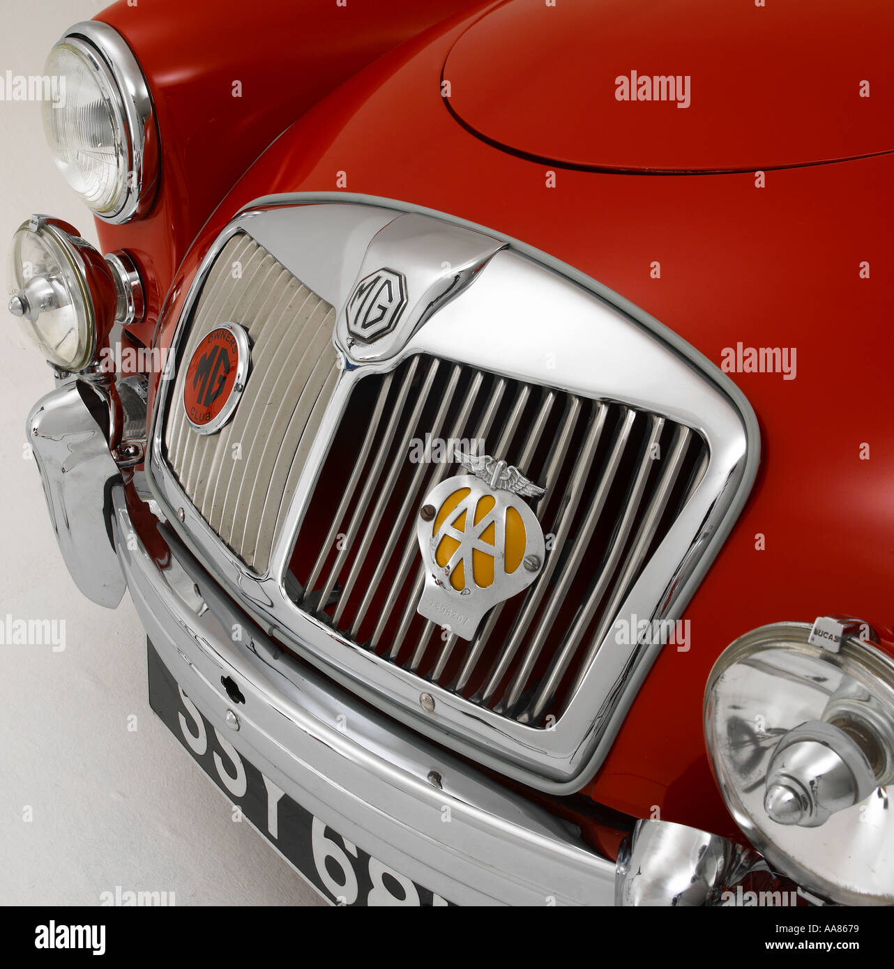 Mg car logo hi-res stock photography and images - Alamy