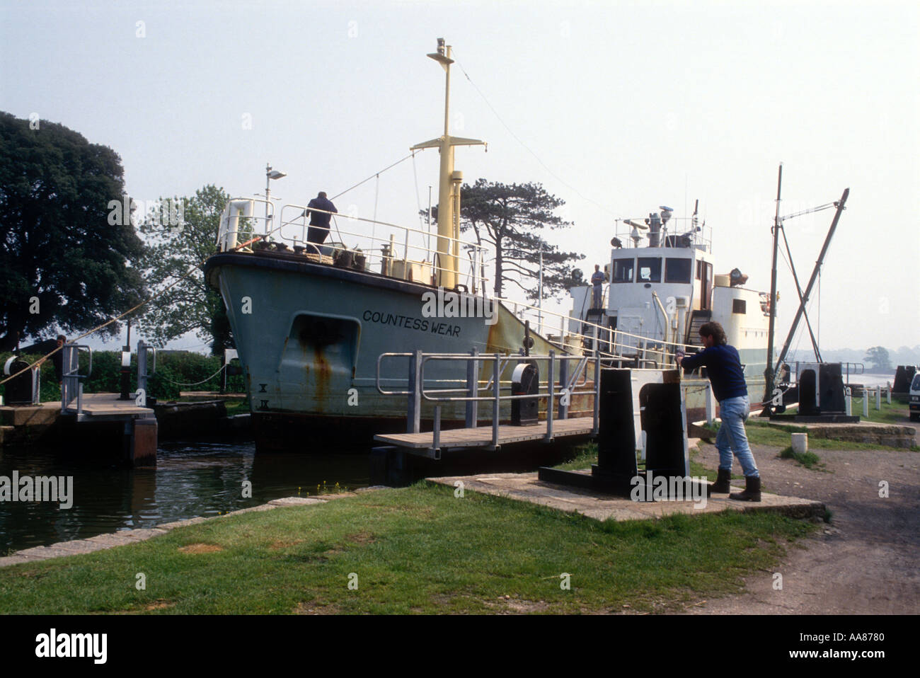 The sludge carrier vessel Countess Wear at Turf Lock on the Exeter Ship ...
