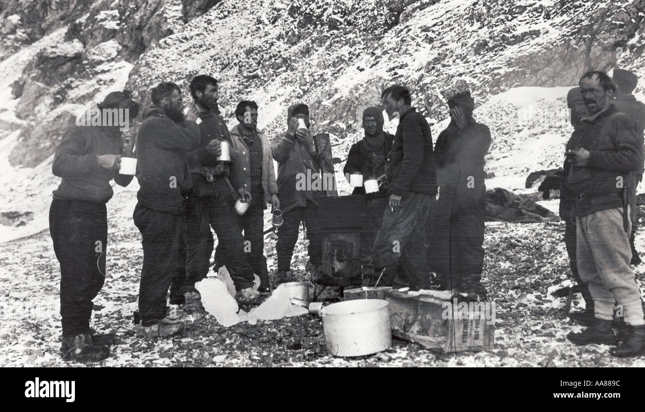 Imperial trans antarctic expedition rescue hi-res stock photography and ...