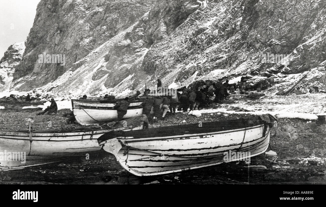 Crew unloading the James Caird Stock Photo - Alamy